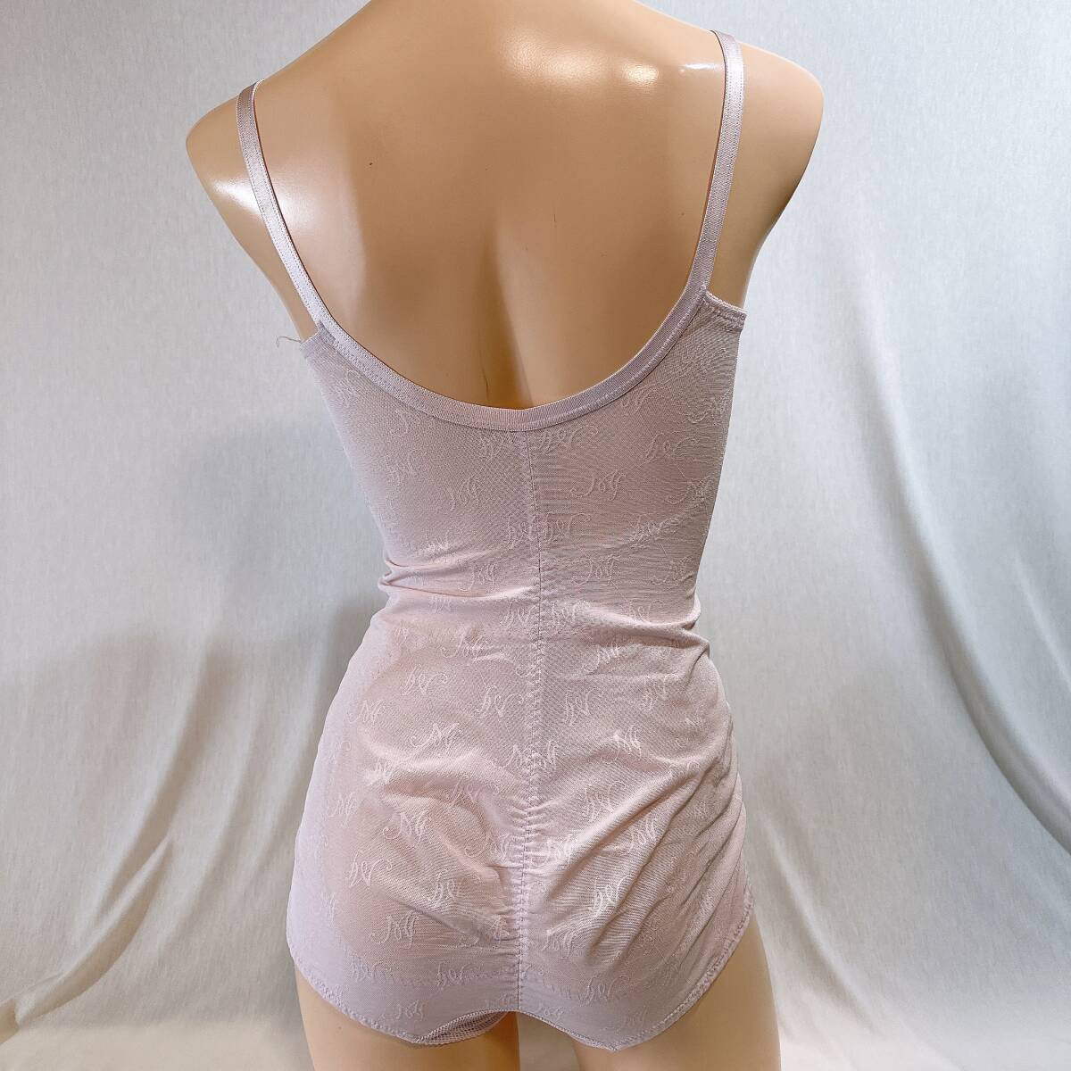 Yahoo!オークション - 104 高級 ボディスーツ B80L