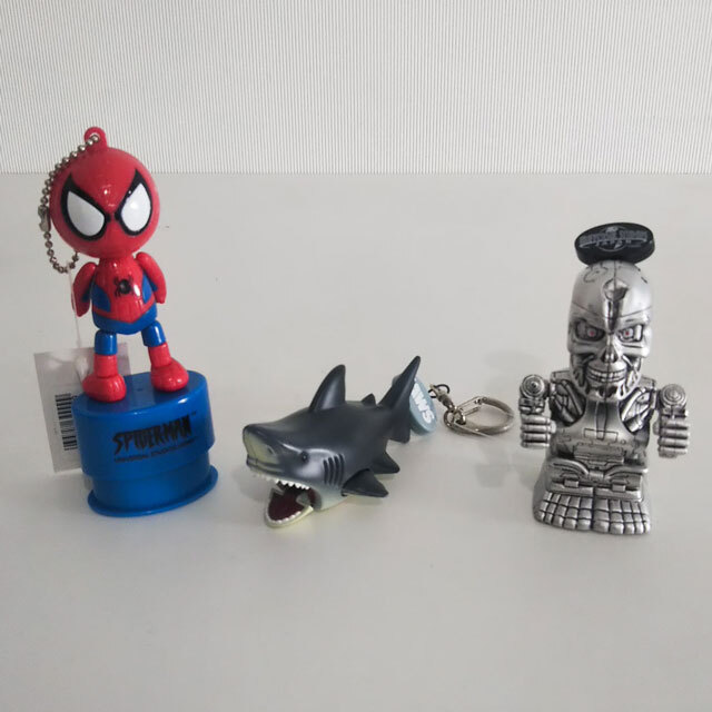 Yahoo!オークション - USJ キーホルダー 3個 ジョーズ T2-3D スパイダ...