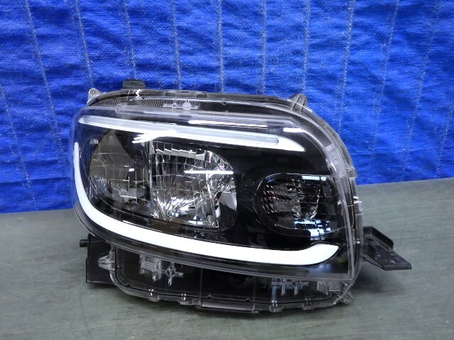 Yahoo!オークション - 2544 タント LA650S LA660S 右ライト LED 100-69...