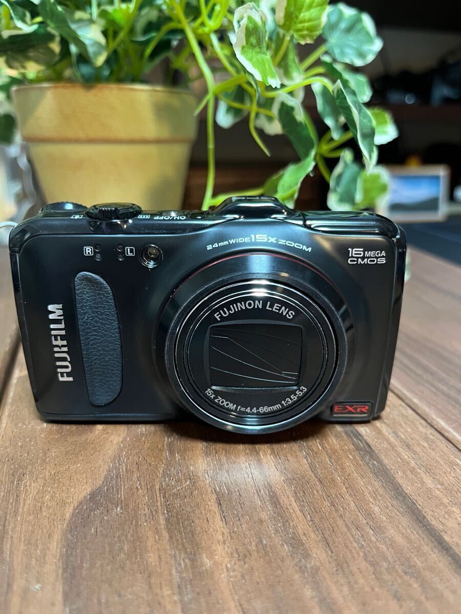 Yahoo!オークション - FUJIFILM FinePix F550 EXR 中古デジタルカメラ ...