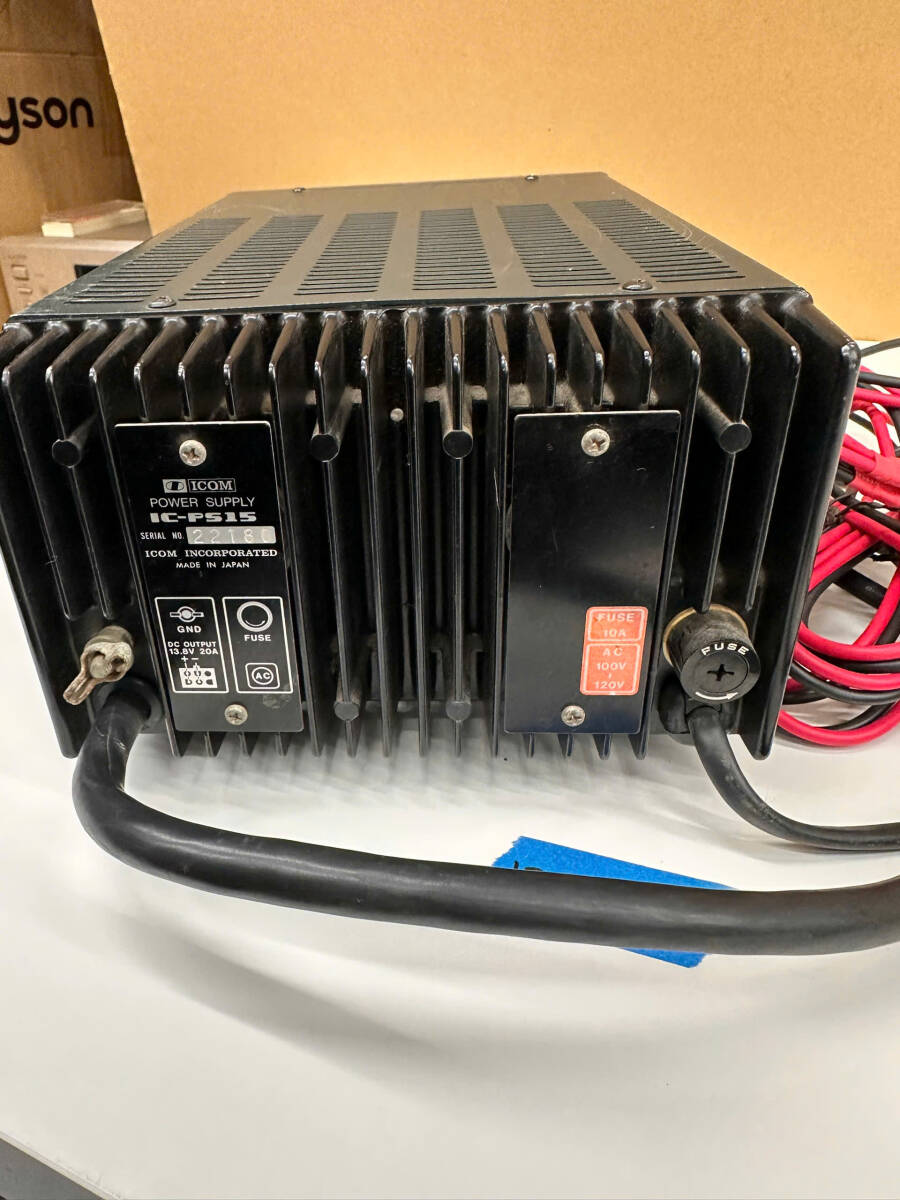 Yahoo!オークション - ICOM IC-PS15 安定化電源トランス式20Ah 通電確...