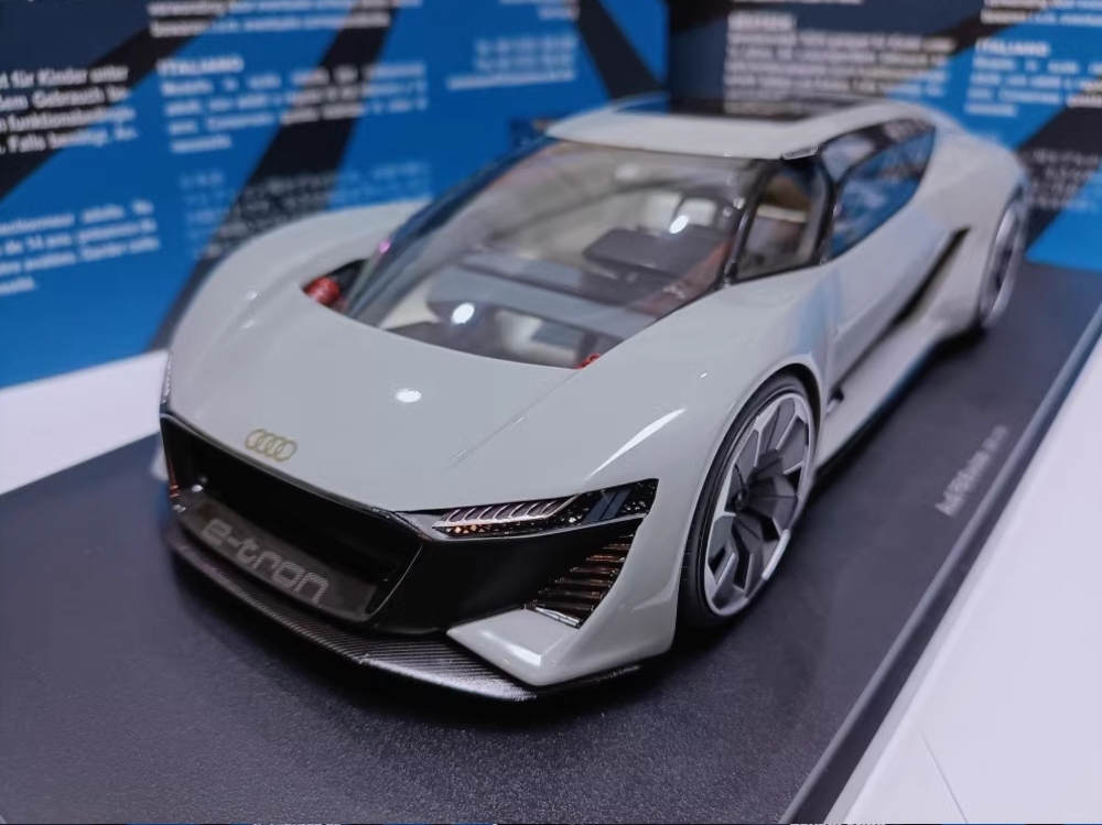 Yahoo!オークション - 送料無料 Autocult 1 18 Audi PB18 e-tron 2018