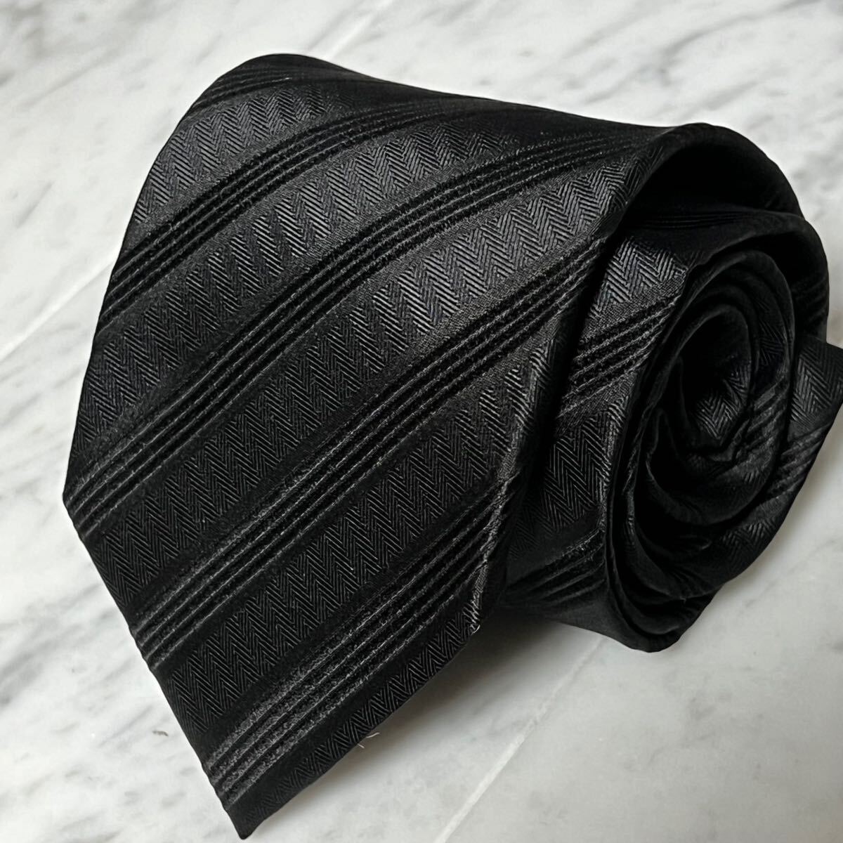 タグ付き 999円 ヨシエイナバ ネクタイ ストライプ ブラック GB5(ネクタイ一般)｜売買されたオークション情報、yahooの商品情報をアーカイブ公開 - オークファン（aucfan.com）