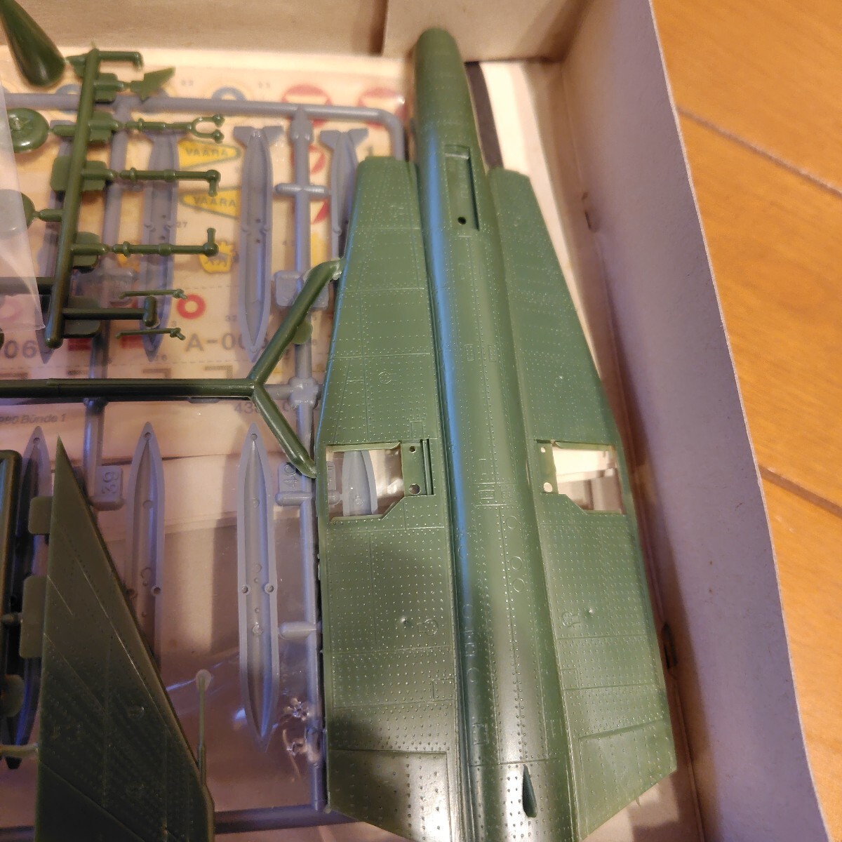 Yahoo!オークション - レベル 1/72 J35 ドラケン 未組立 Revell