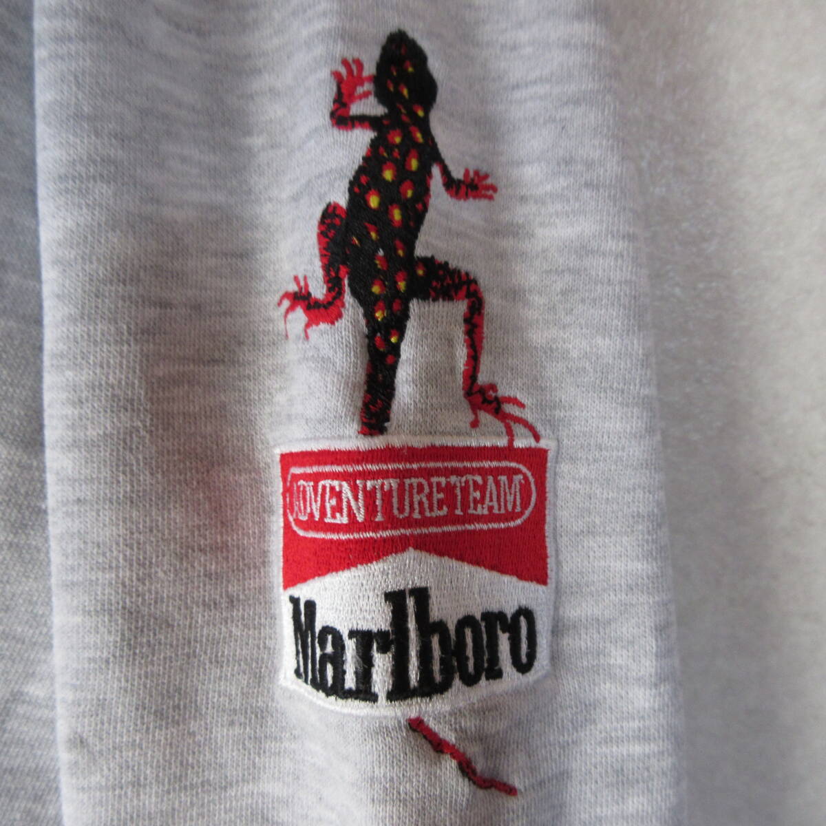 ○90s Marlboro マルボロ◇スウェット パーカー トカゲ 袖ロゴ ○90s Marlboro マルボロ◇スウェット パーカー トカゲ 袖ロゴ
