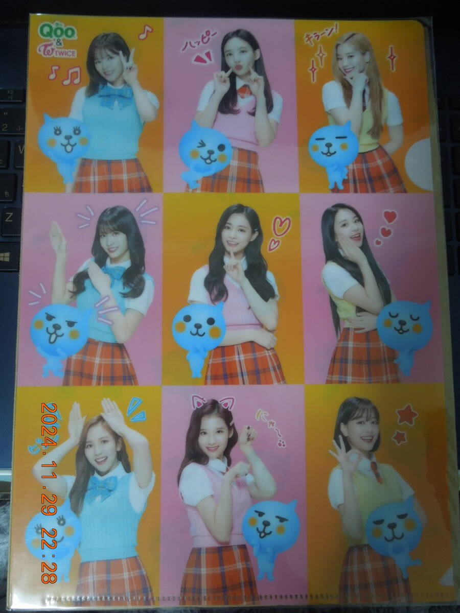 Yahoo!オークション - Qoo ＆ TWICE (コマ割り) A4クリアファイル /「Q...