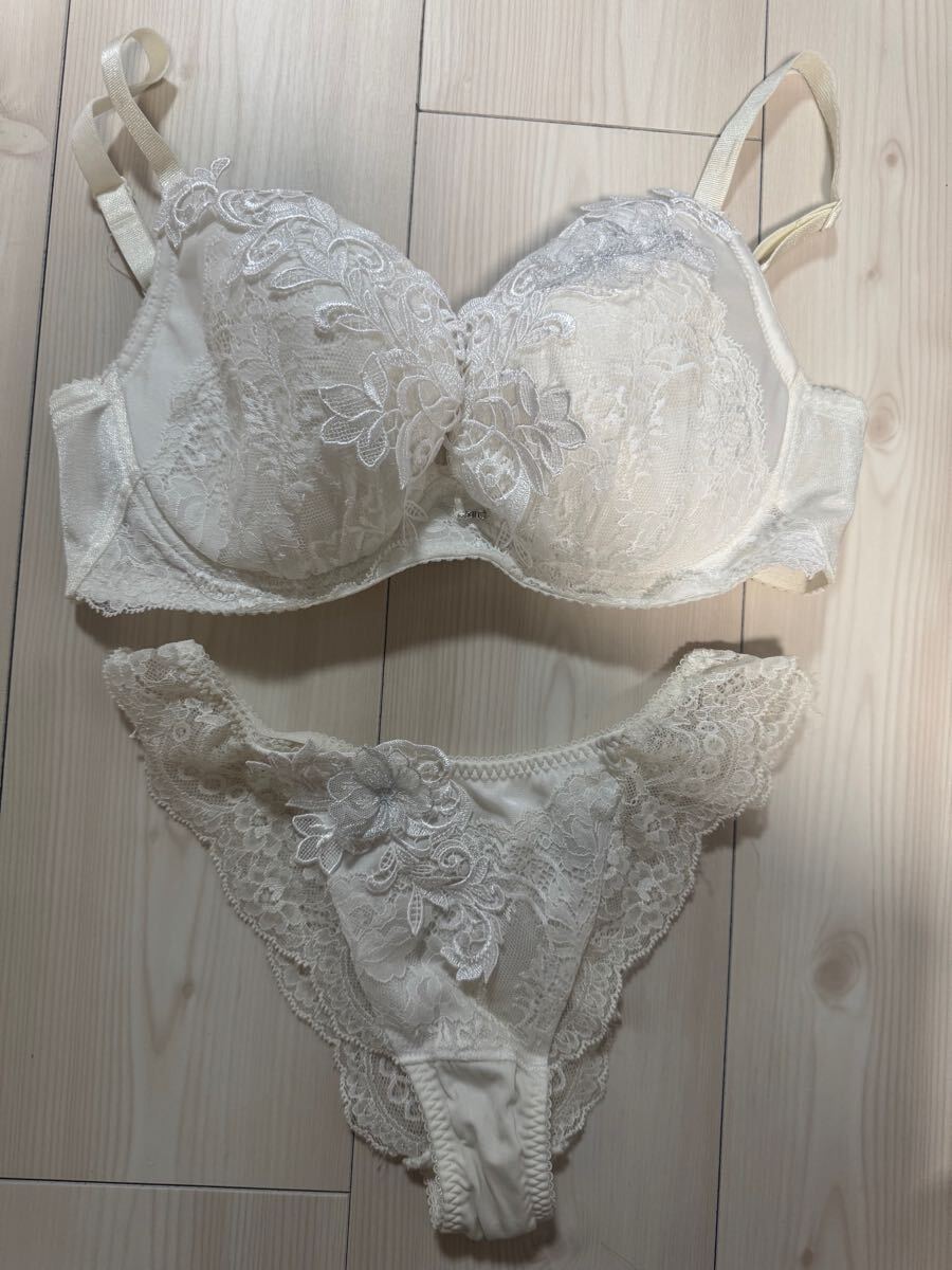 Yahoo!オークション - ワコール サルート F75 補正下着