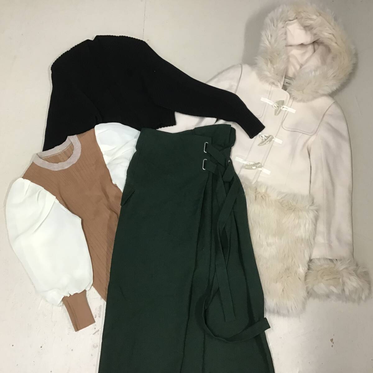 SNIDEL MERCURYDUO LAGUNAMOON などA305 LilyBrown FRAYI.D レディース16点まとめ売り 1217 140(レディースファッション)｜売買された ...