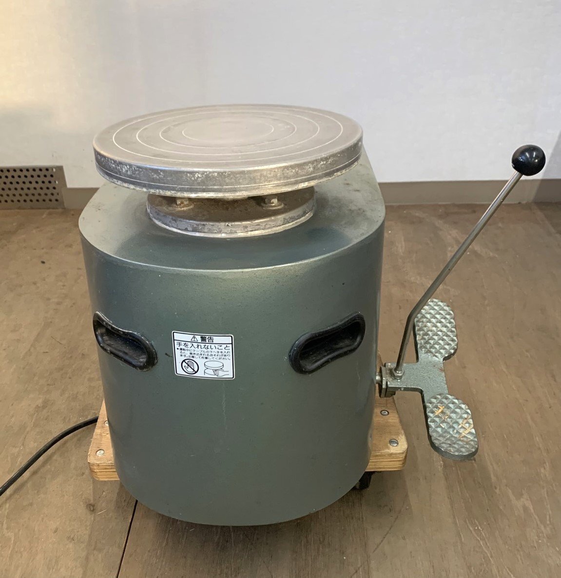 伊勢崎店 品 直接引取or家財便 gi12-31 日本電産シンポ株式会社 電動陶芸ろくろ RK-88B 2000年製 通電(轆轤（ろくろ）)｜売買されたオークション情報、yahooの商品情報を ...