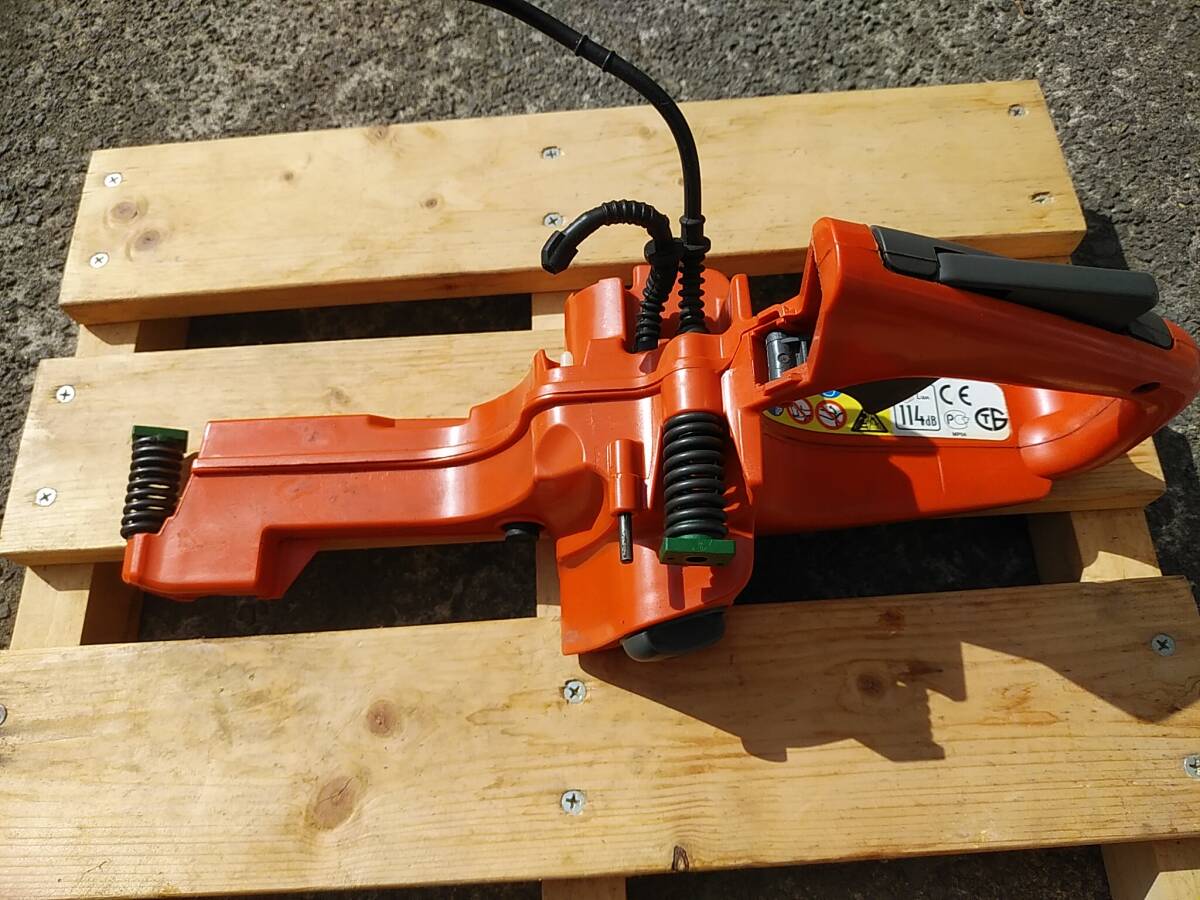 Yahoo!オークション - ハスクバーナ 135e リアハンドル 燃料タンク 435...