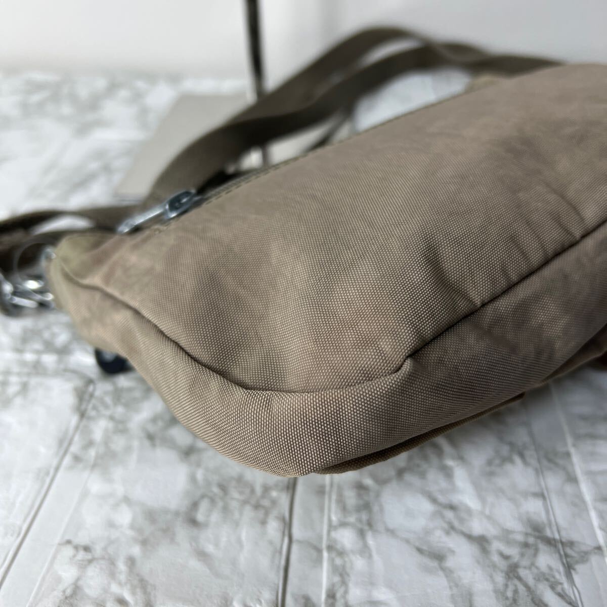 Yahoo!オークション - 53−3788 kipling キプリング レディース ショル...