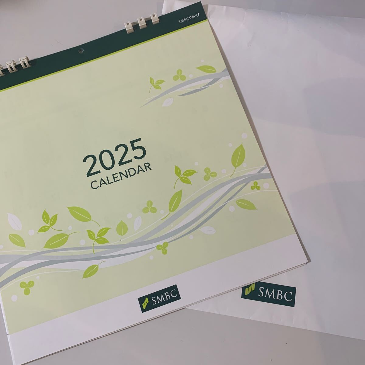 SMBC三井住友銀行2025年壁掛けカレンダーリングタイプカレンダー(その他)｜売買されたオークション情報、yahooの商品情報をアーカイブ公開 - オークファン（aucfan.com）