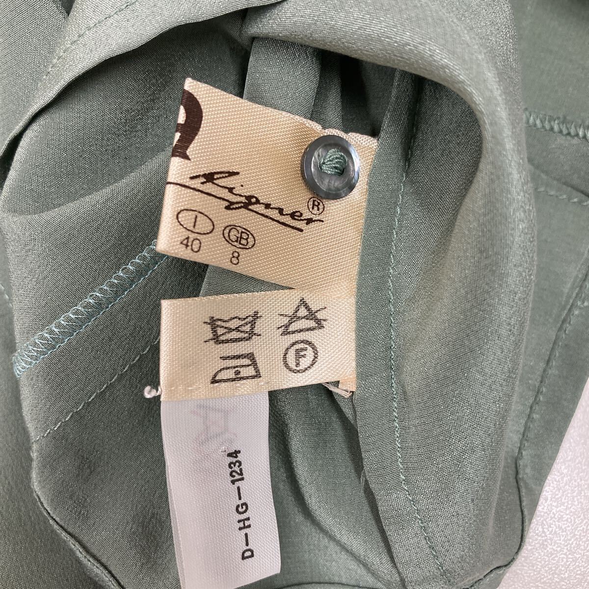 Yahoo!オークション - アイグナー シルク100%ブラウス I40（M）