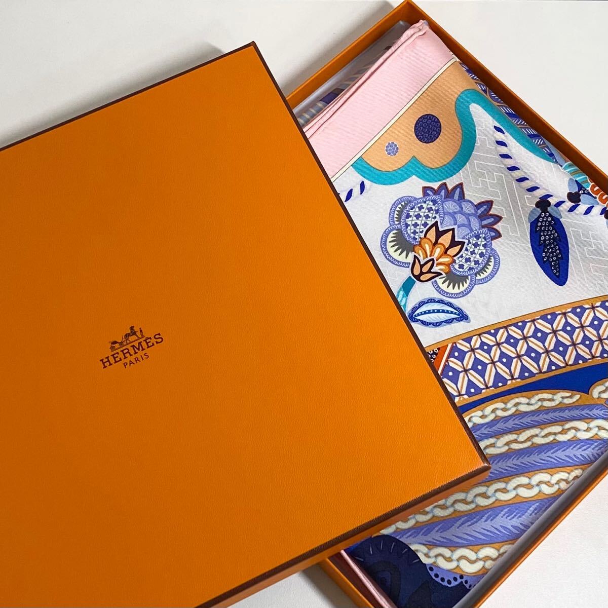 Yahoo!オークション - 【美品】 Herms エルメス カレ90 デュオコスミッ...