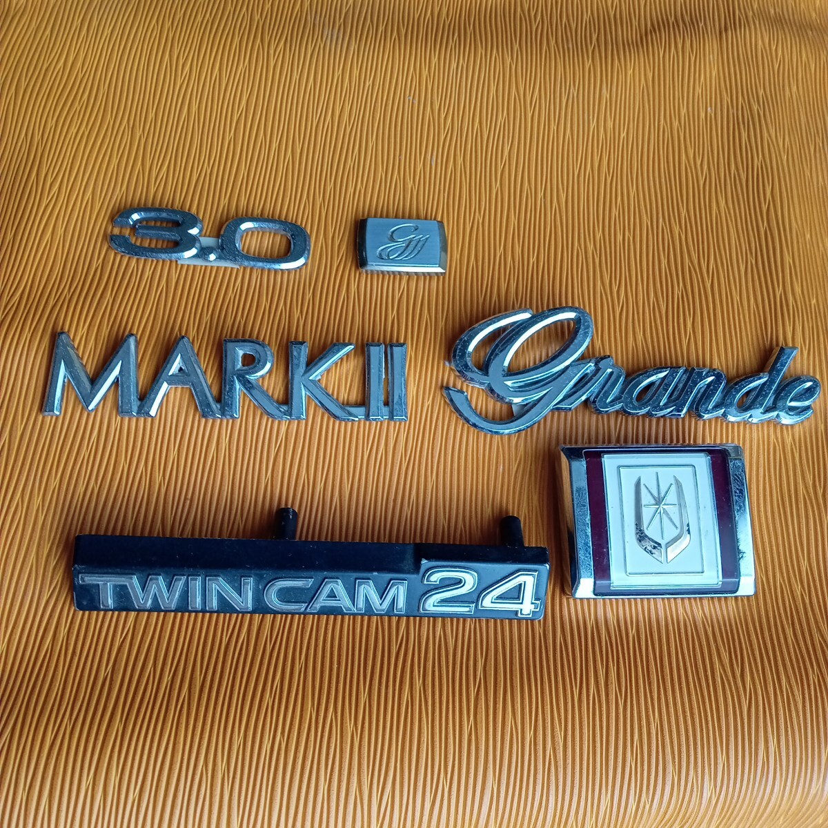 Yahoo!オークション - エンブレム トヨタ 当時物 GX-61 GX-71 グリルエ...