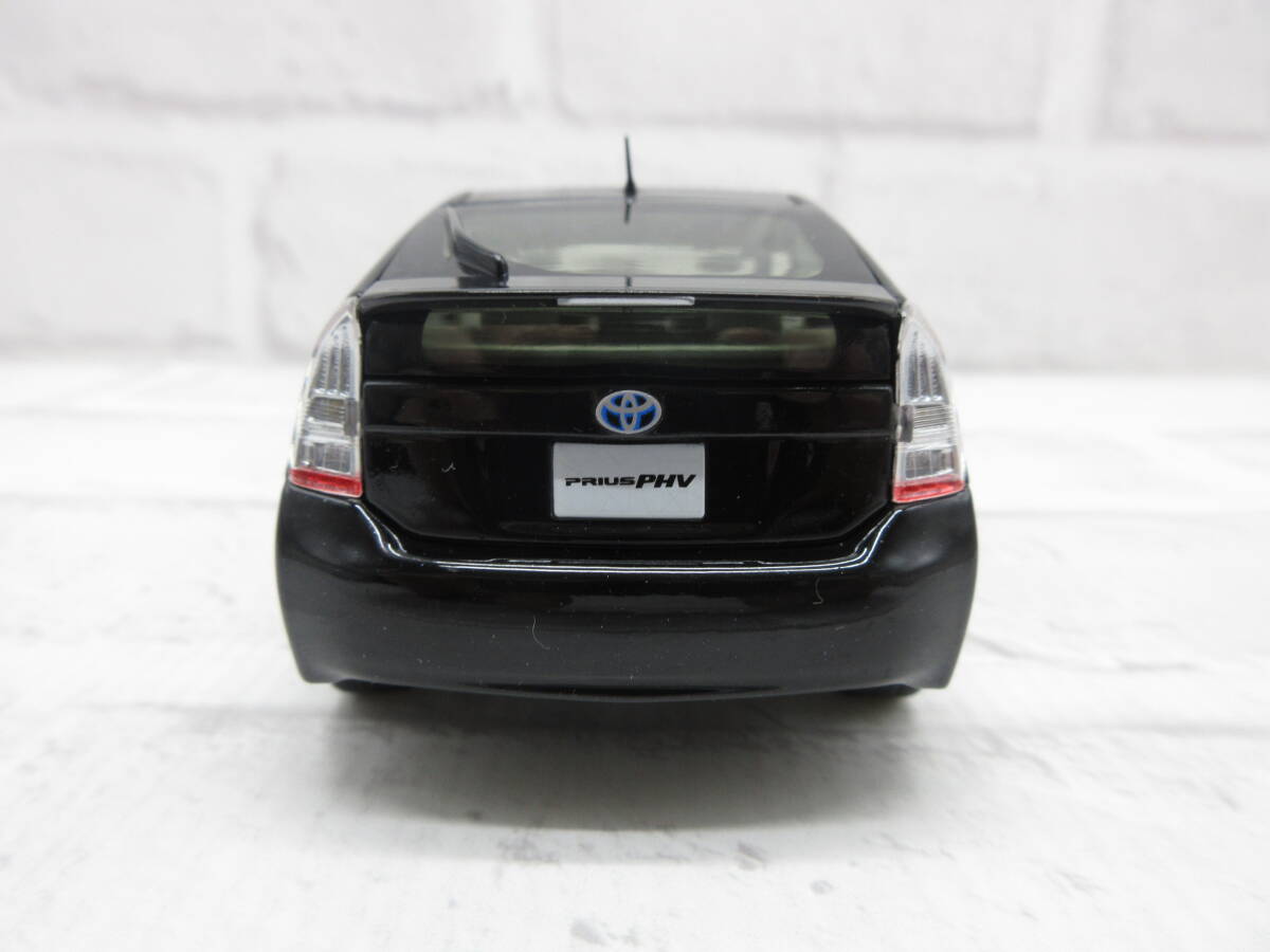 Yahoo!オークション - ミニカー 1/30 トヨタ 初代プリウスPHV 3代目プ...