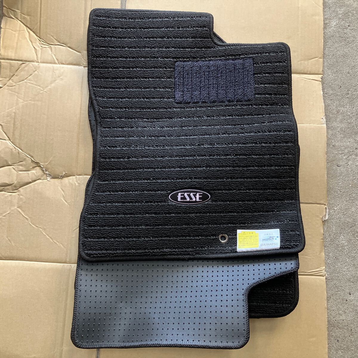 Yahoo!オークション - ダイハツ L235エッセ フロアマット 新品未使用