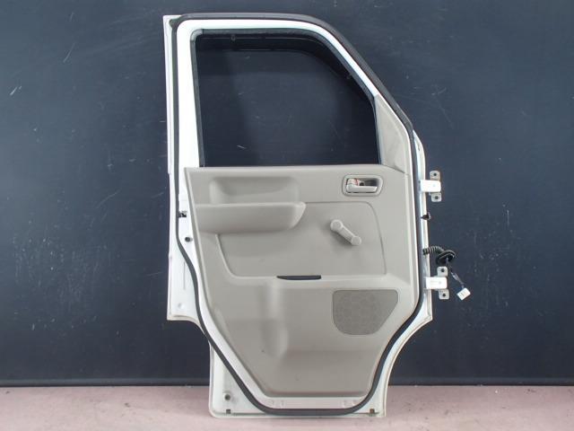 Yahoo!オークション - エブリィ GBD-DA64V フロント左ドア 26U 68002-6...