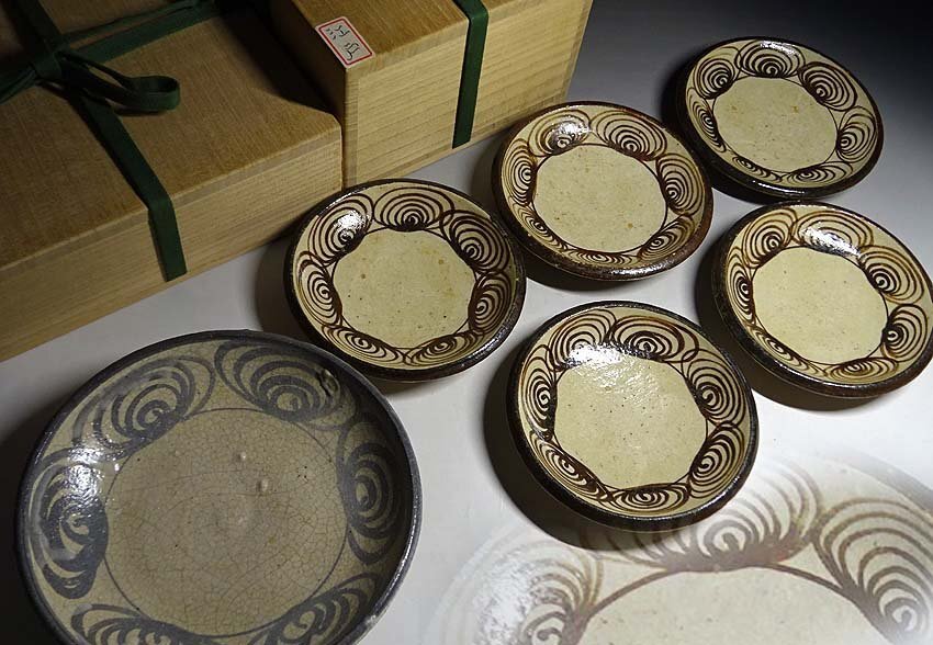 Yahoo!オークション - 緑屋s 瀬戸 馬の目 皿 中皿 1客 小皿 5客 時代物...