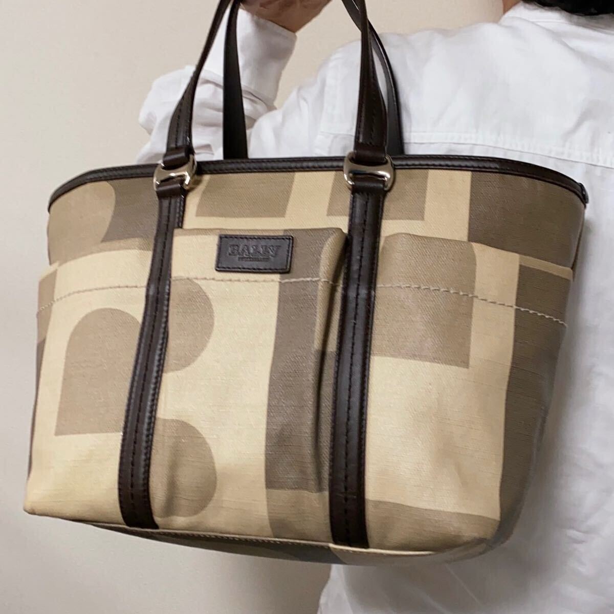 Yahoo!オークション - 希少 未使用級 A4収納 BALLY バリー トートバッ...