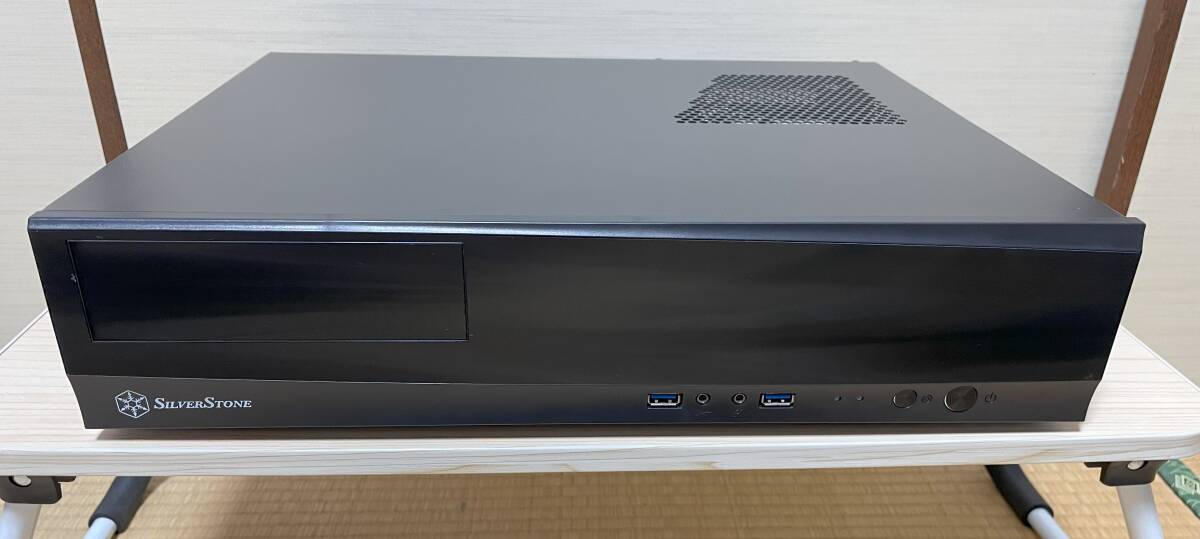 Yahoo!オークション - SilverStone ML03 HTPC向け PCケース 横置きスリ...