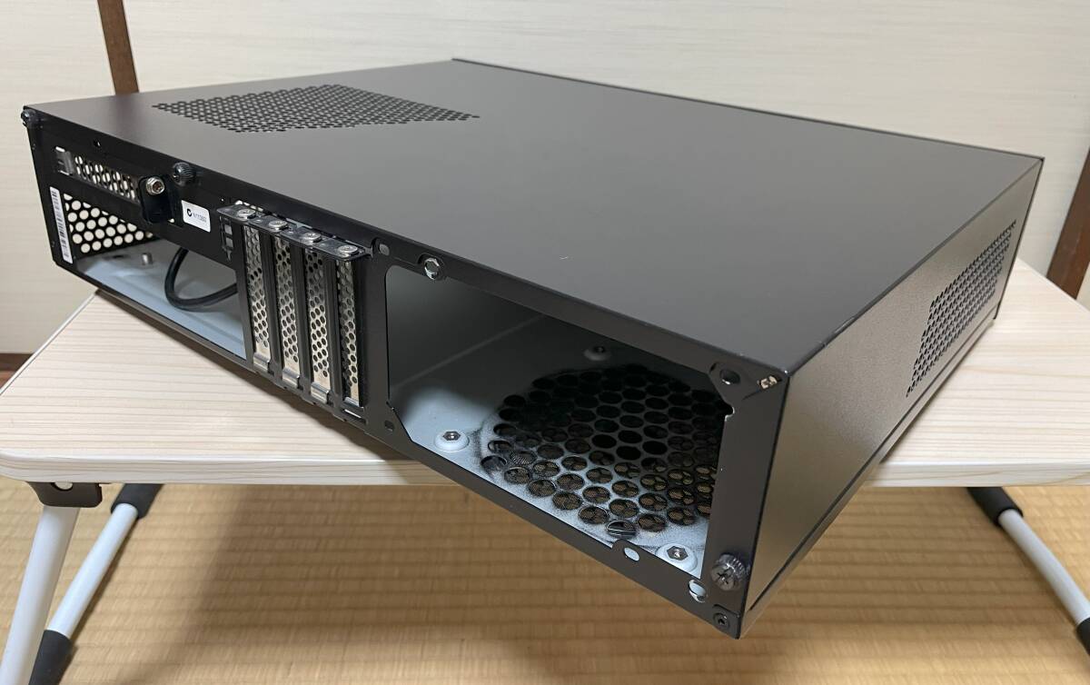 Yahoo!オークション - SilverStone ML03 HTPC向け PCケース 横置きスリ...