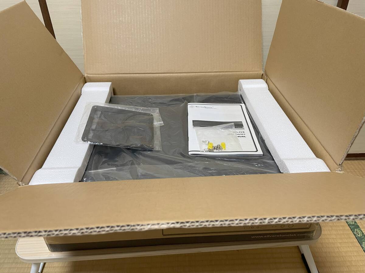 Yahoo!オークション - SilverStone ML03 HTPC向け PCケース 横置きスリ...