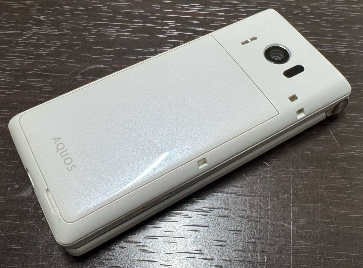 Yahoo!オークション - 美品 SH-06G AQUOS ガラケー SHARP DoCoMo 白ロム