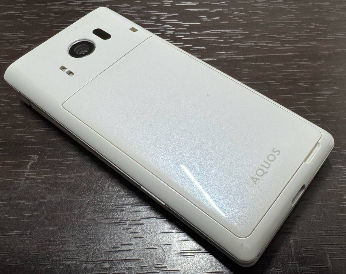 Yahoo!オークション - 美品 SH-06G AQUOS ガラケー SHARP DoCoMo 白ロ...
