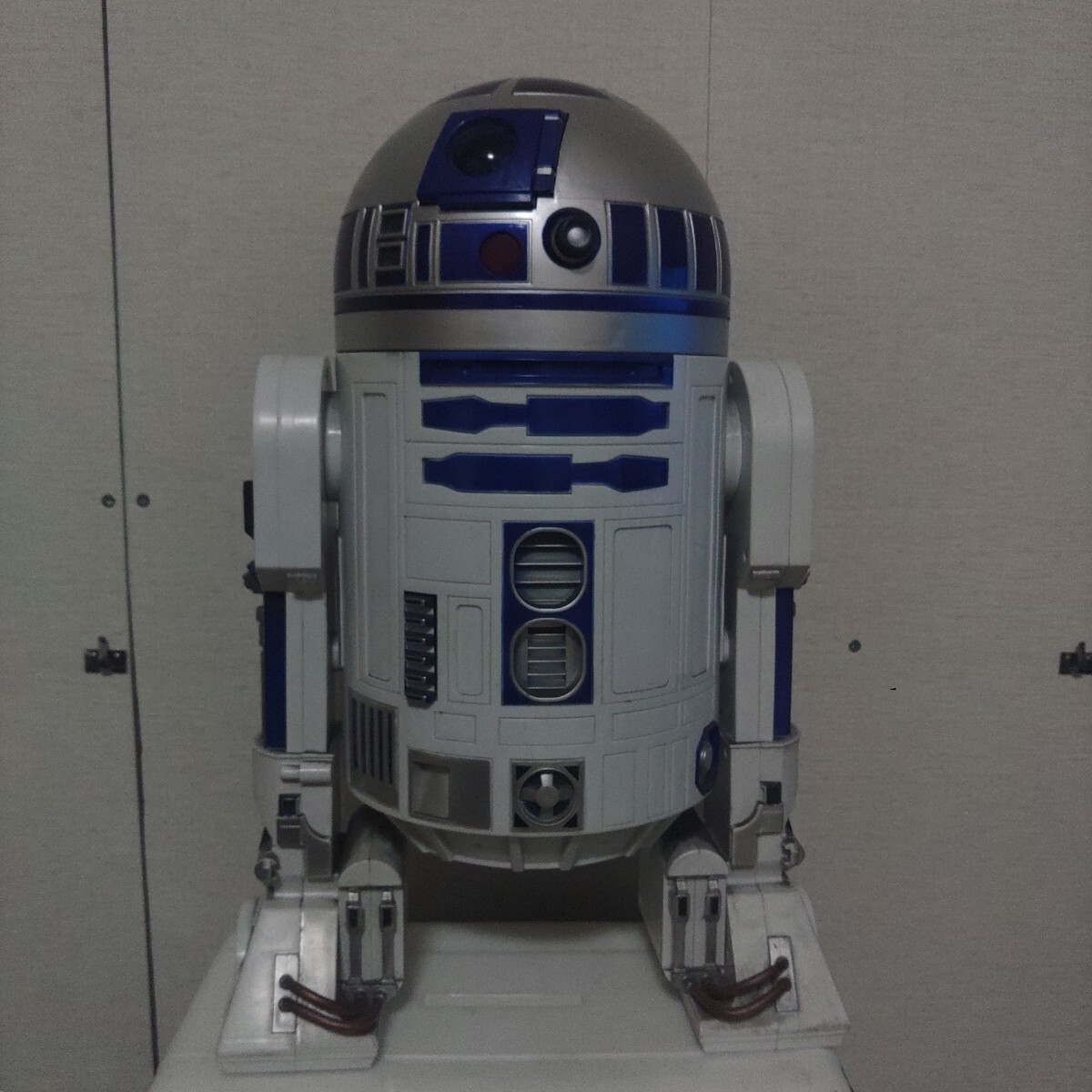 スターウォーズ STAR WARS R2-D2 大型フィギュア 全高約50cm JAKKS製 品(R2-D2)｜売買されたオークション情報、yahooの商品情報をアーカイブ公開 ...
