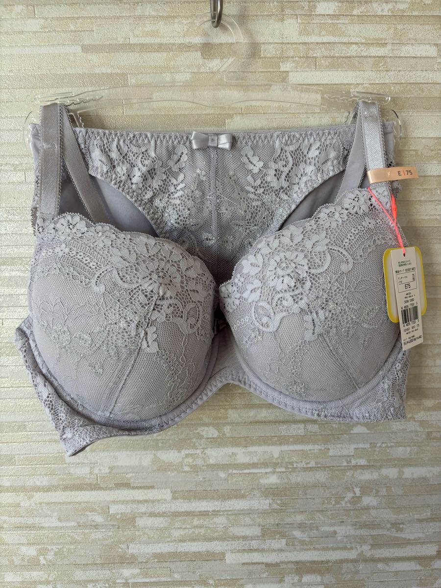 Yahoo!オークション - E75M」トリンプ キラボシ背中すっきり 花柄ニッ...