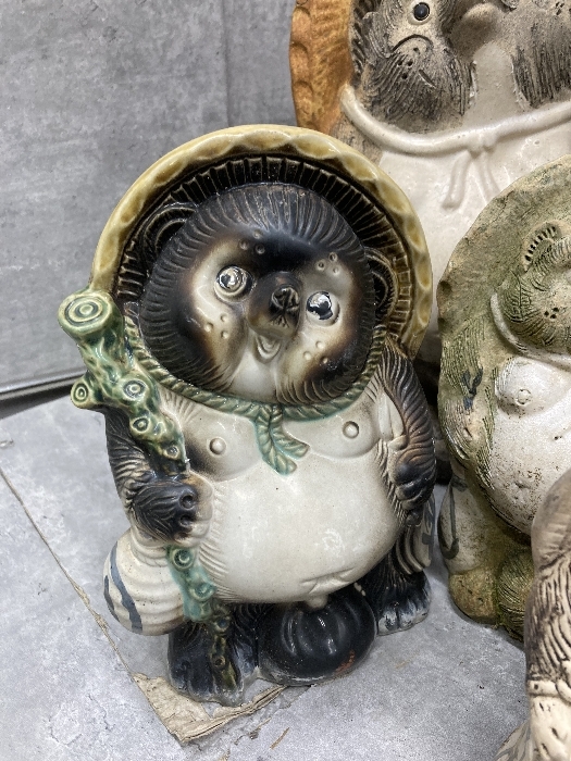 Yahoo!オークション - Z1a たぬきの置物 まとめて 大きさ色々 縁起物 ...