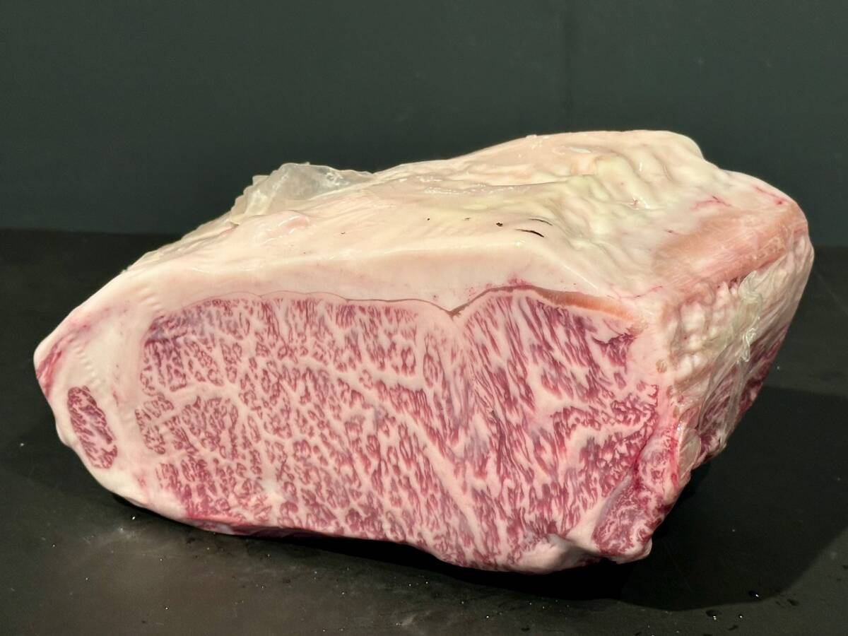 Yahoo!オークション - 特選【A5等級】黒毛和牛サーロイン/チルド 2.4kg...