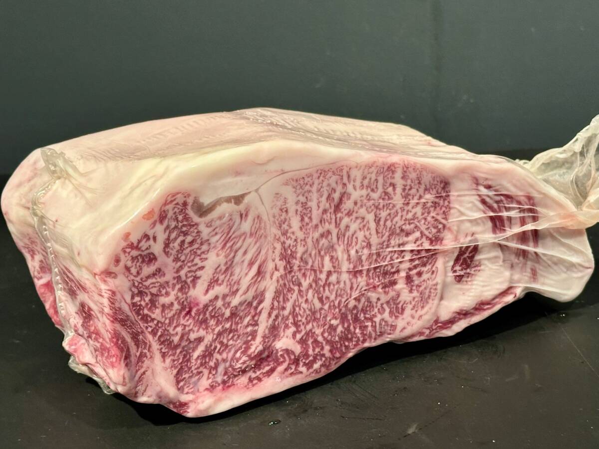 Yahoo!オークション - 特選【A5等級】黒毛和牛サーロイン/チルド 2.6kg...