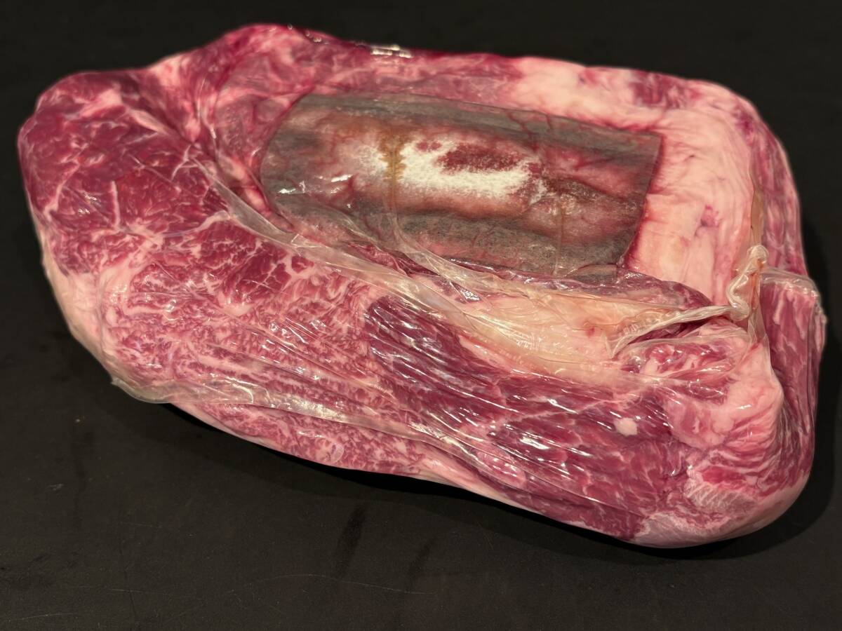 Yahoo!オークション - 特選【A5等級】黒毛和牛カタシン/チルド 1.4kg【...