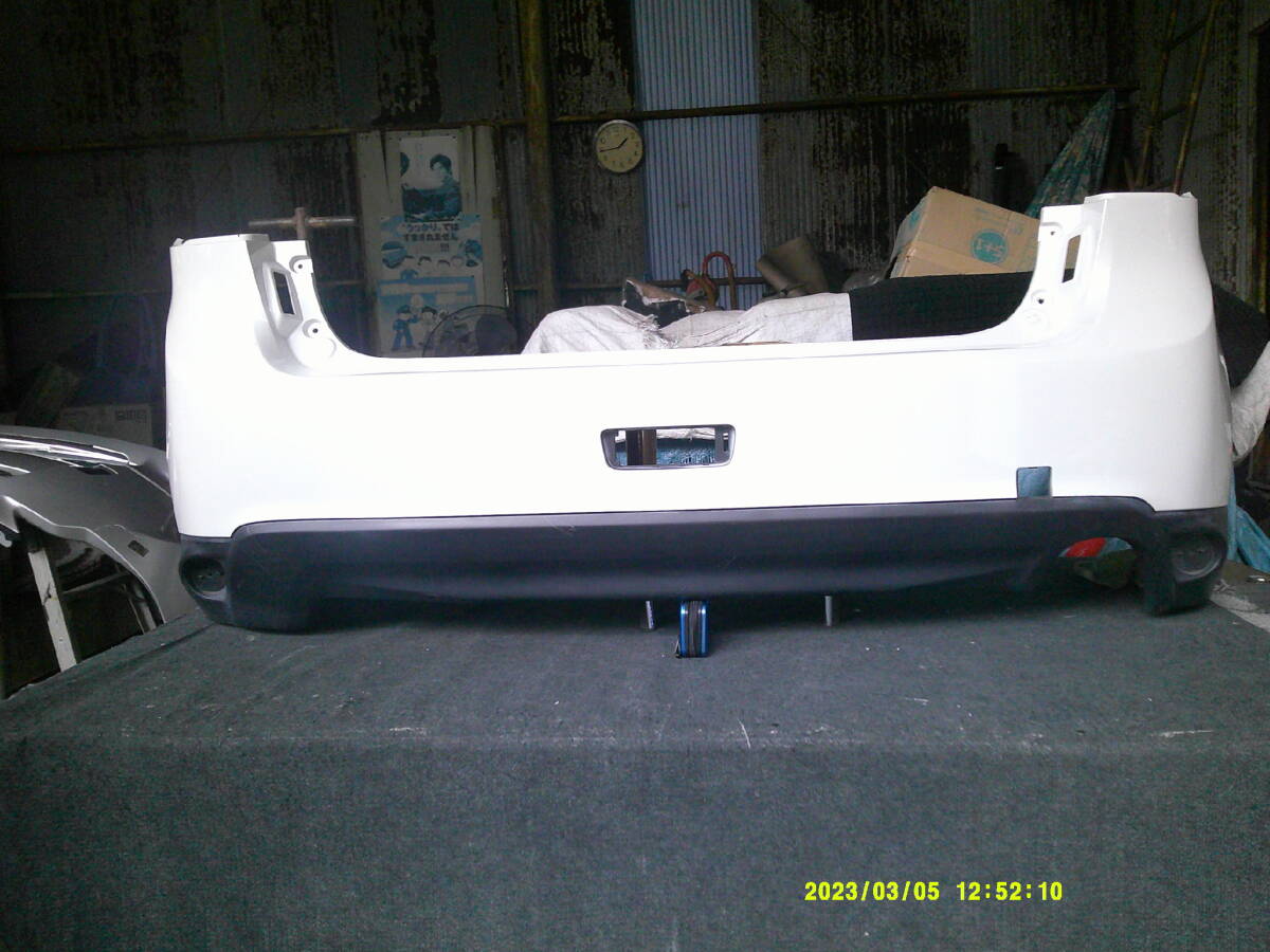 Yahoo!オークション - 三菱 RVR GA3W/GA4W 6410B860ZZ リア...