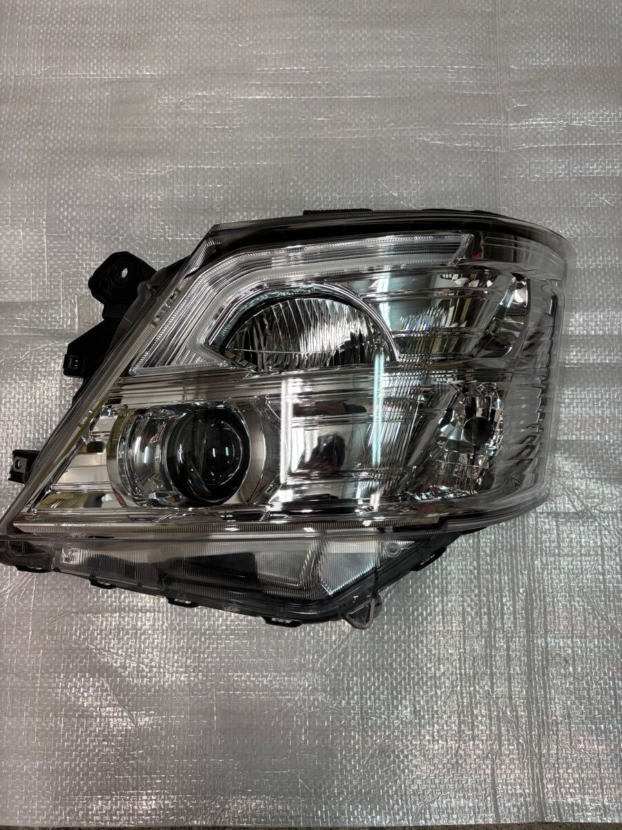 Yahoo!オークション - 日産 キャラバン NV350 KS4E26 後期 純正LEDヘッ...