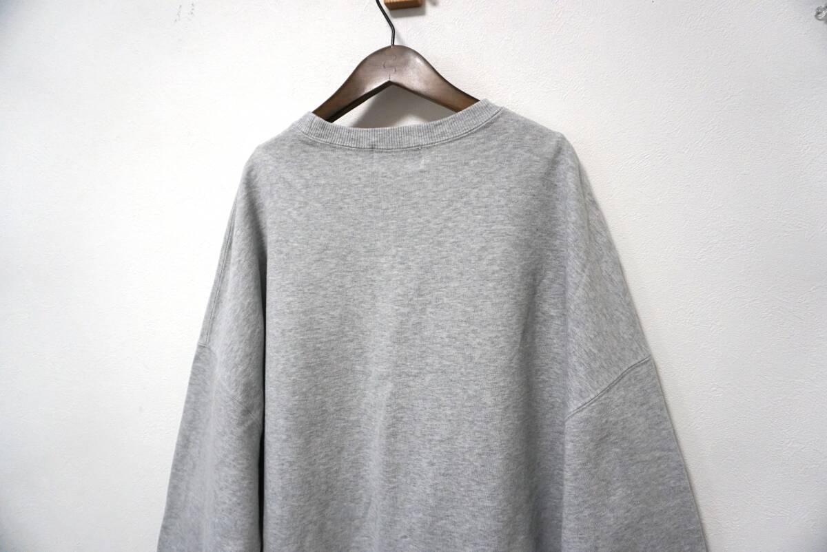 Yahoo!オークション - KEBOZ ケボズ ワッペンロゴが クルーネックスウ...