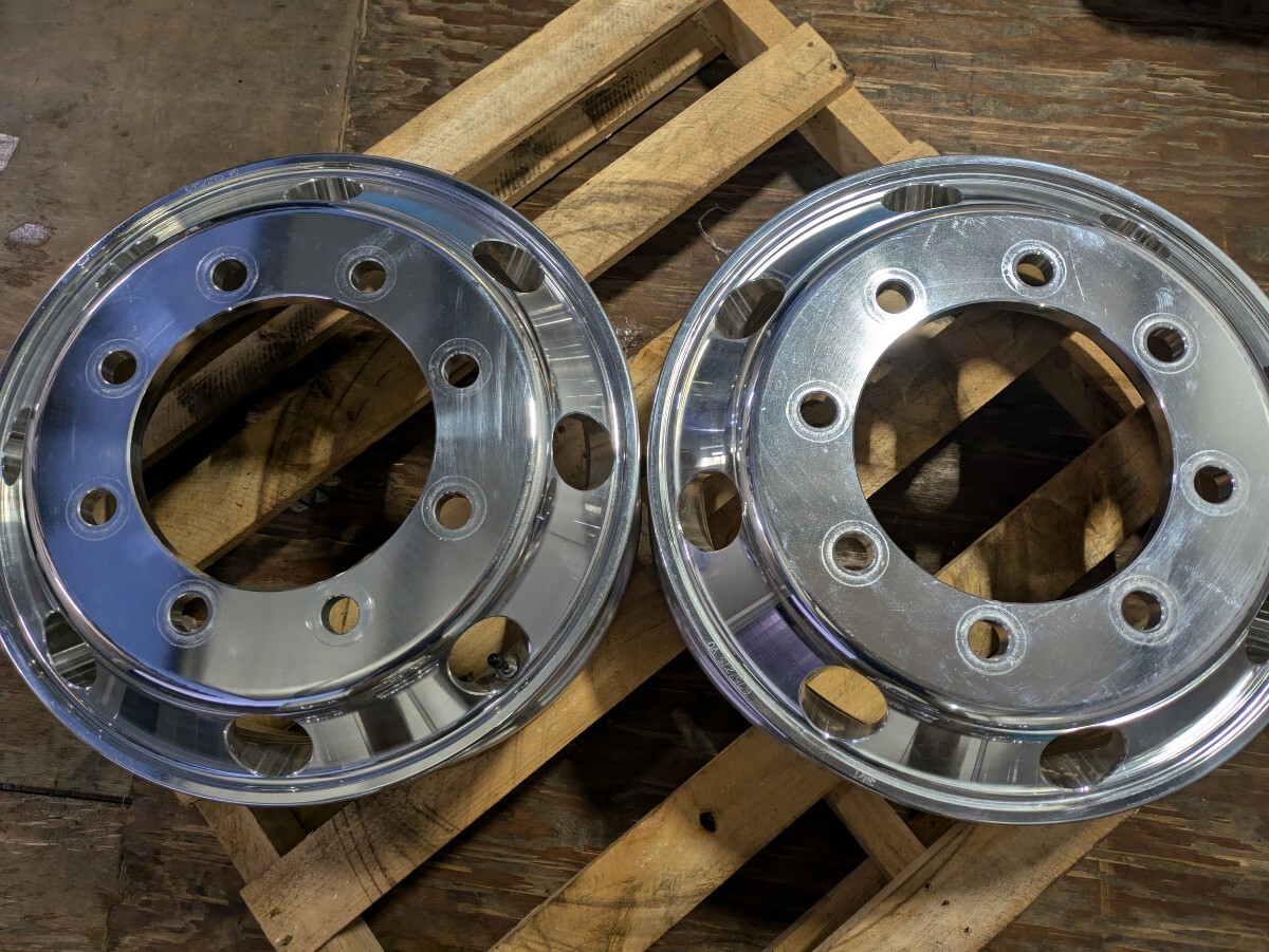 新車外し 住金 アルミホイール ISO 平面座 19.5×6.75 147 8穴 フロント用 2本セット②(ホイール)｜売買されたオークション情報、yahooの商品情報をアーカイブ公開 ...