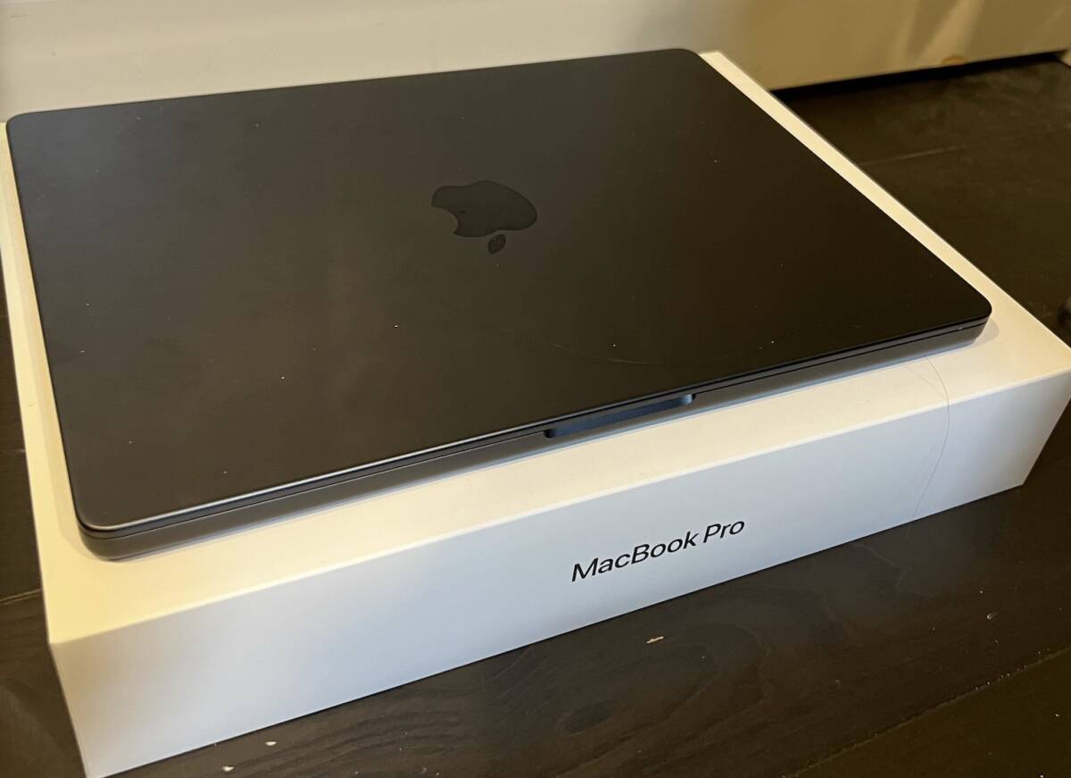 AppleCare付き 14インチ M3Max Macbook Pro スペースブラック USキーボード CPU14コア/GPU30コア メモリ96GB SSD4TB(MacBook Pro ...