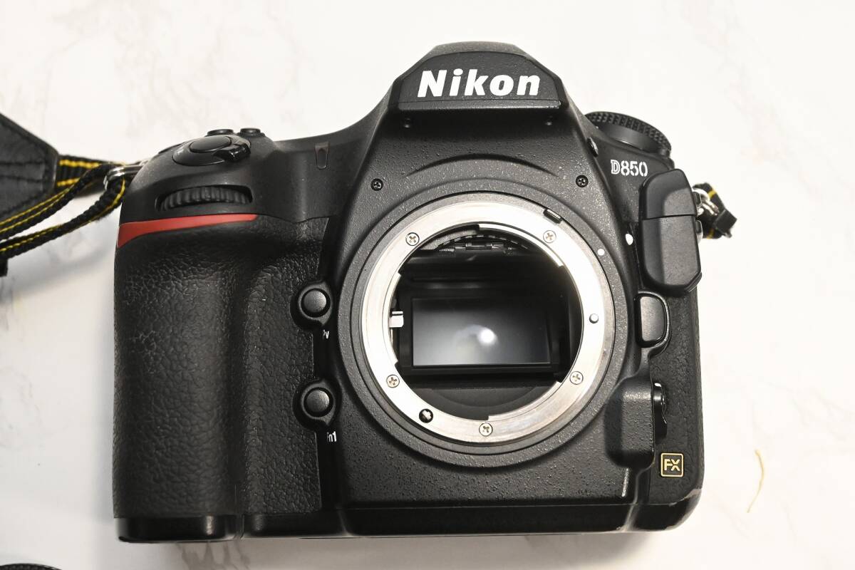 Yahoo!オークション - NIKON D850 ボディ