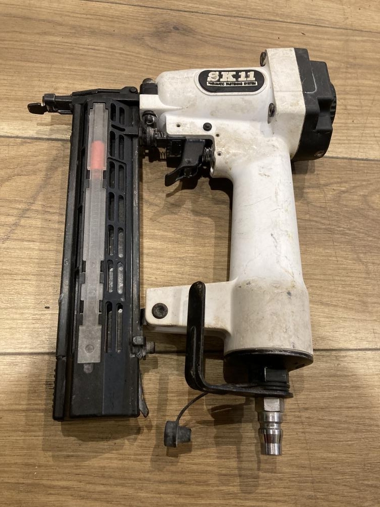 Yahoo!オークション - 018 ジャンク品 SK11 エア仕上釘打機 SA-F35L-X1...