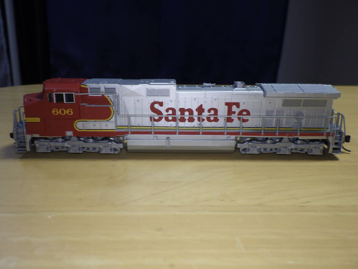 Yahoo!オークション - ジャンク No.30 KATO USA C44-9W SANTA FE #606 ...