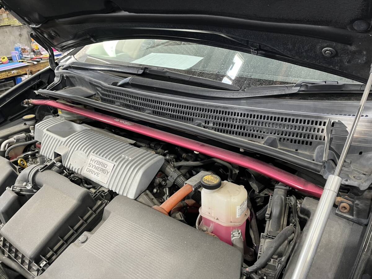 Yahoo!オークション - Y46 トヨタ プリウス ZVW30 フロントタワーバー ...