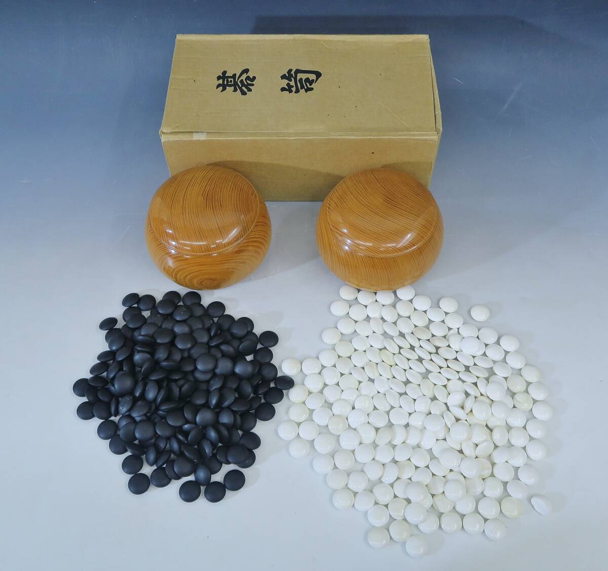 Yahoo!オークション - 碁石 本蛤 185個 那智黒 184個 (1)(1127 碁筒 欅