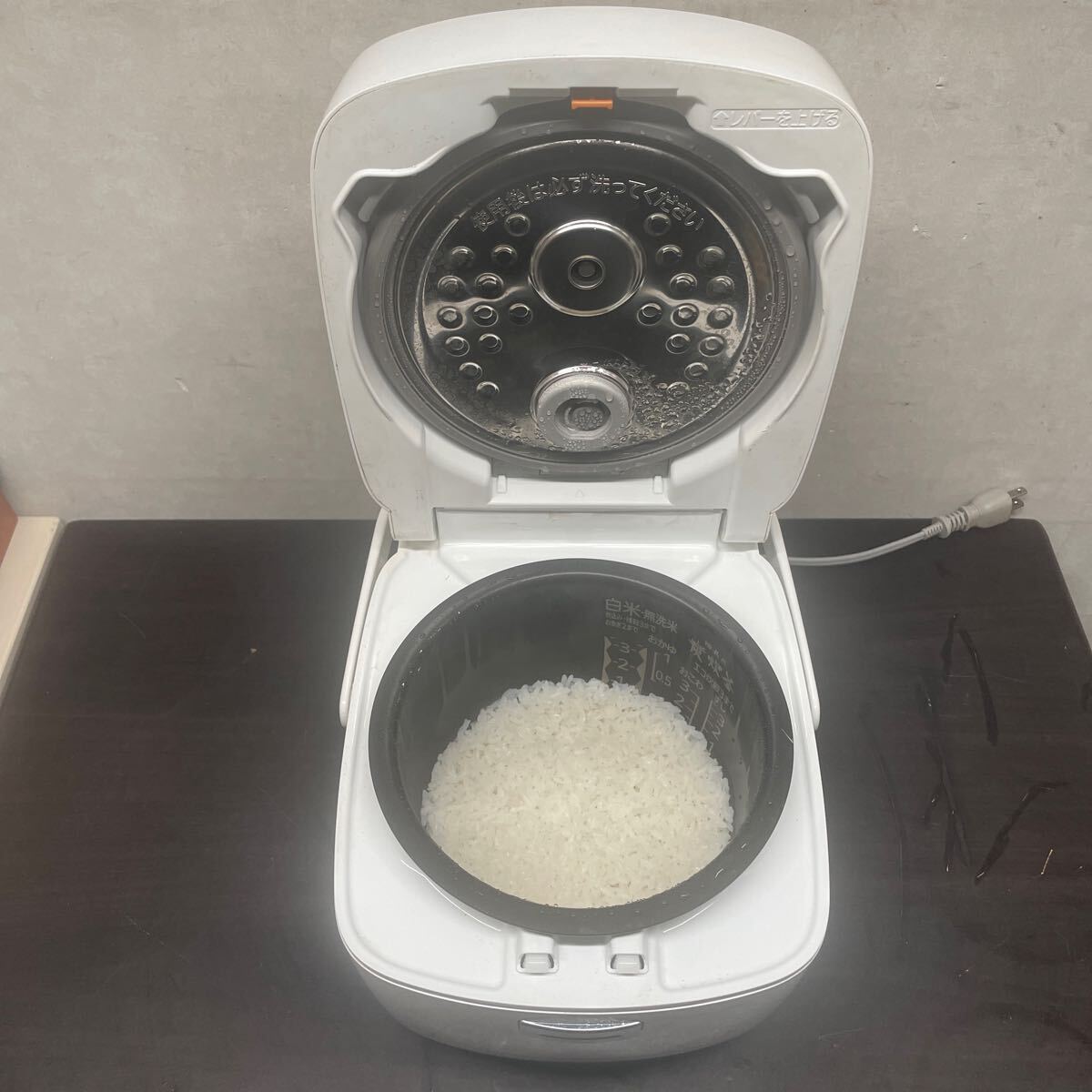 MITSUBISHI IH炊飯ジャー 備長炭 炭炊釜 NJ-SE069-W 18年製 3合炊き 90(IH)｜売買されたオークション情報、yahooの商品情報をアーカイブ公開 - オークファン ...