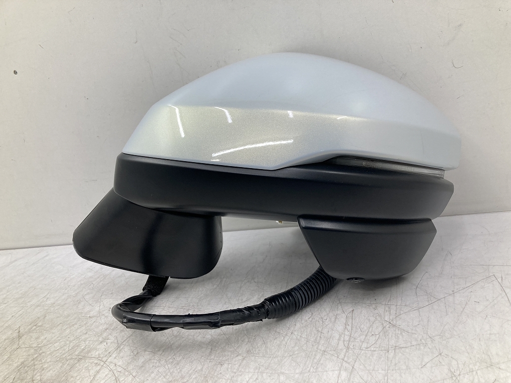 Yahoo!オークション - 割れ無 動作OK R4年 RV6 ヴェゼル 走行3万km 純...