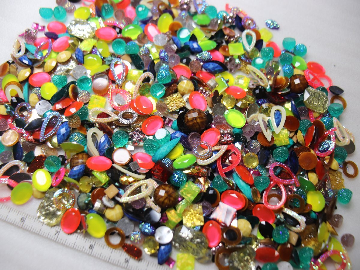 Yahoo!オークション - No.9・大量デコパーツ・260g