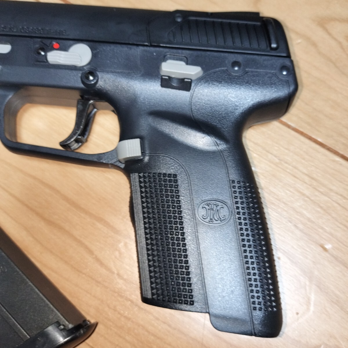 Yahoo!オークション - D1 FN5-7 FNファイブセブン 東京マルイ ガスガン...