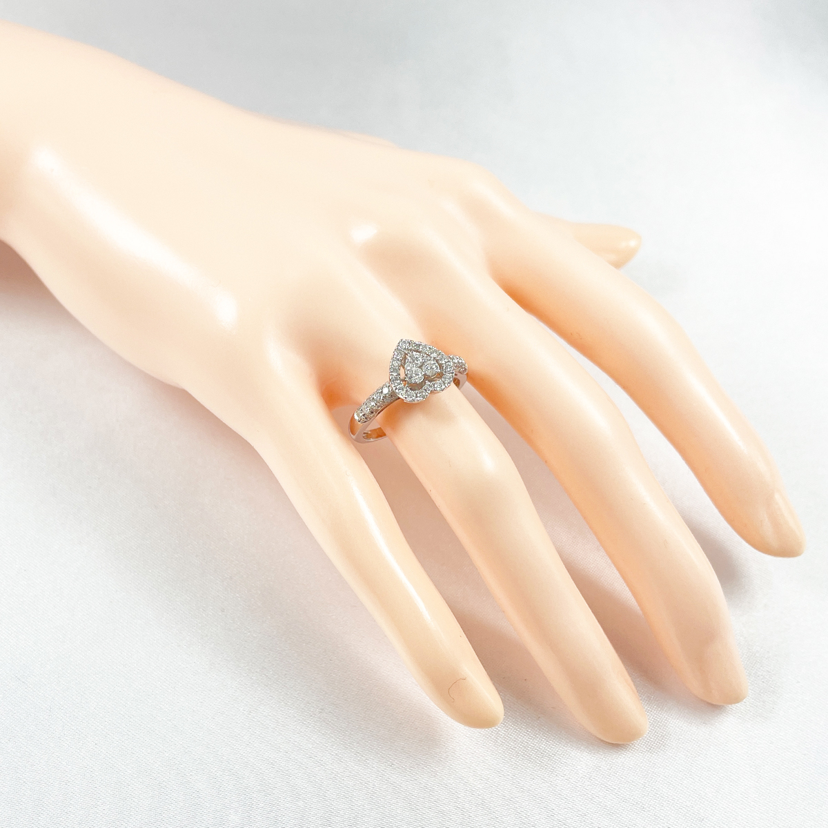 Yahoo!オークション - K18WG 天然ダイヤモンド 0.66ct リング